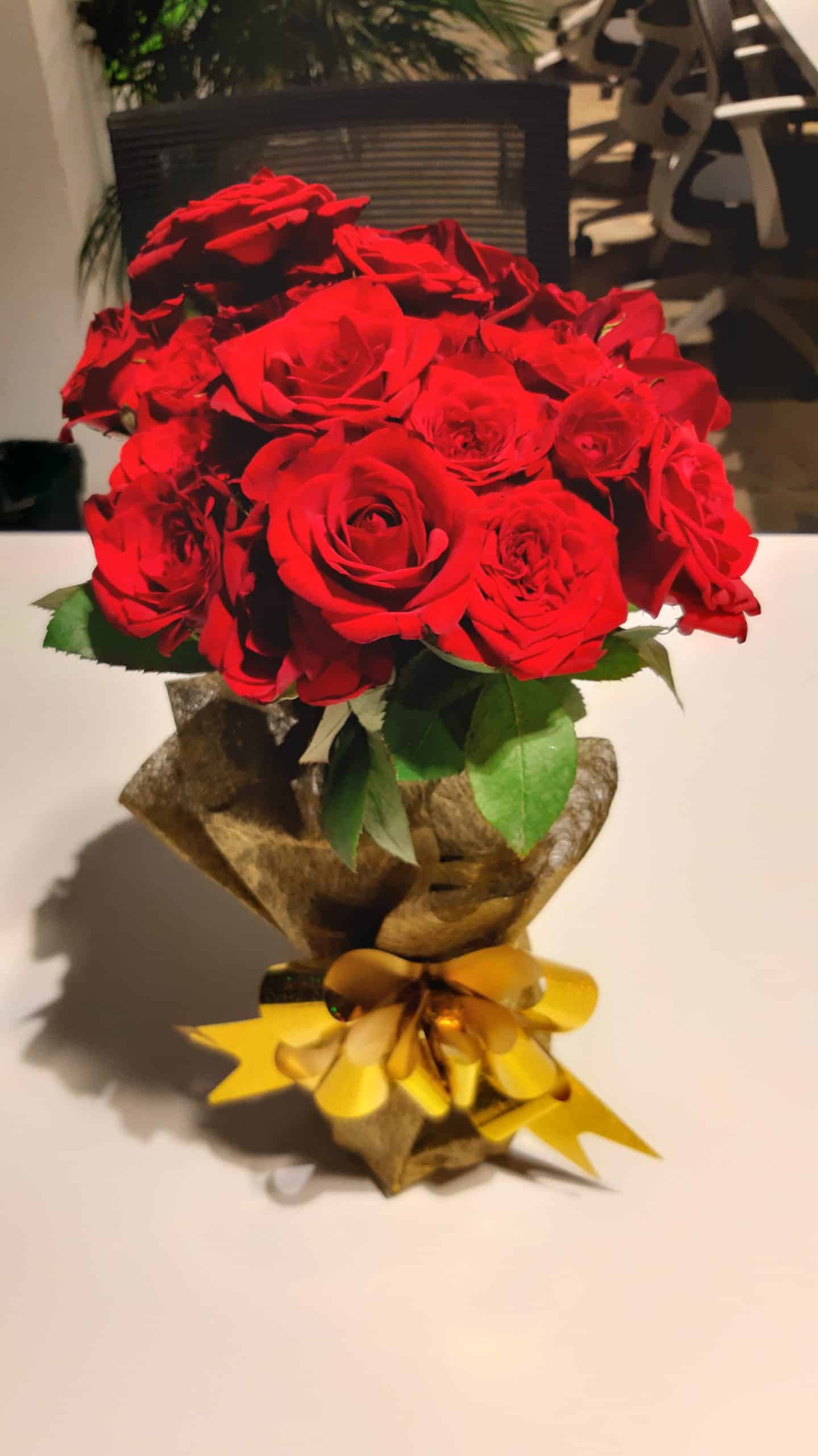 Of Love & Roses Vase Bouquet - 30 Roses - Floral.mu