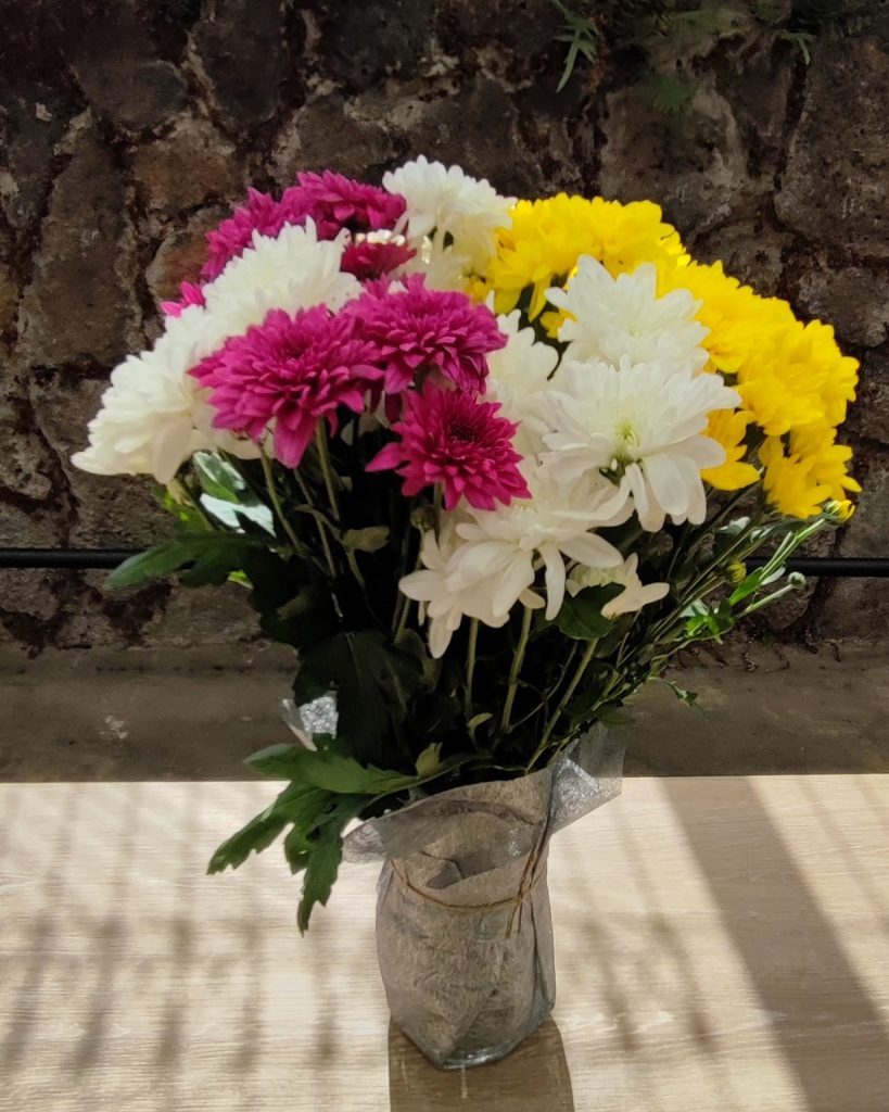 Chrysanthemum Charm – Mixed Mums in Vase - Flowers Delivery Mauritius