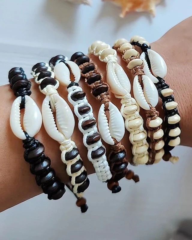 7 Handmade Bohemian Sea Shell Bracelets In A Box - Flowers Delivery ...