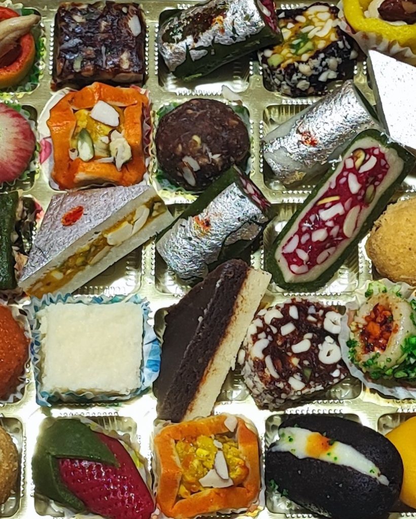 Premium Box of 25 Assorted Indian Sweets of Mauritius - Flowers ...